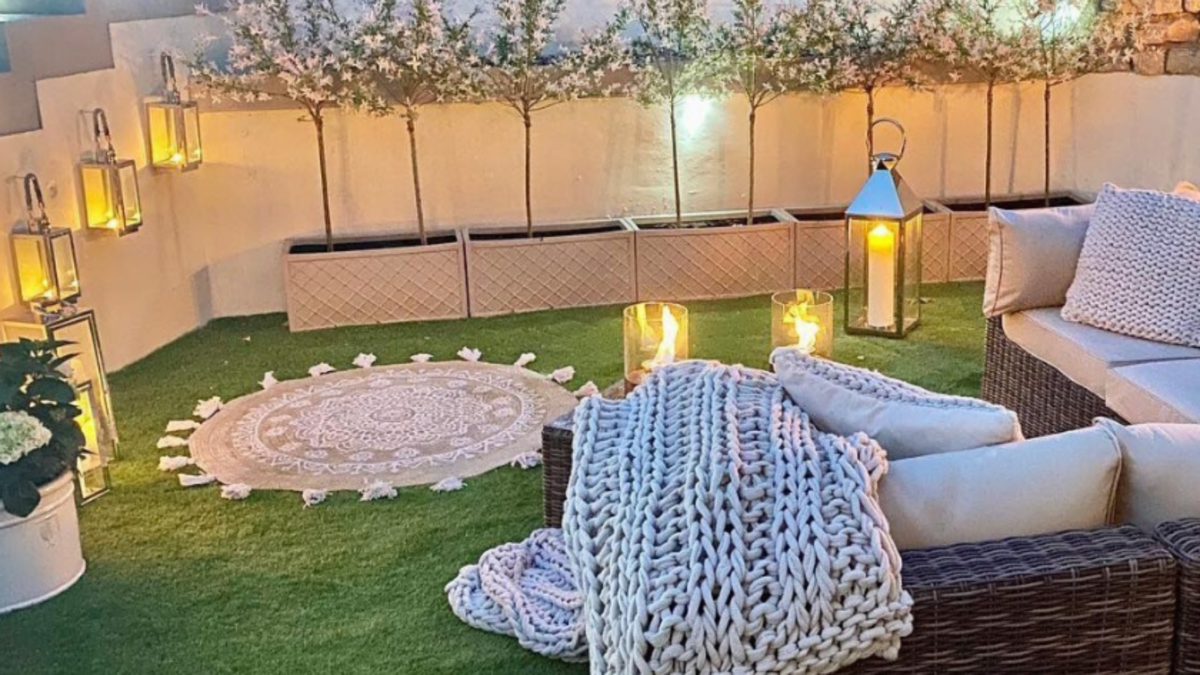 Artificial Turf for Commercial Spaces: Here’s Why Premium Grass Blades ...